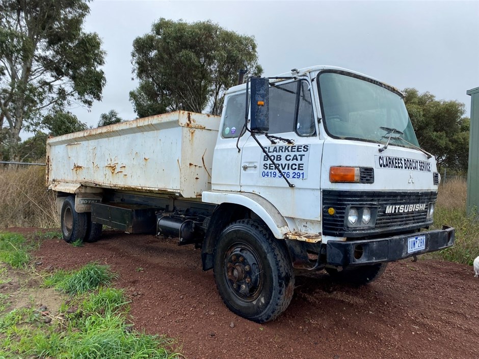 1984 Mitsubishi FM 4 x 2 Tipper Truck Auction (0019-3022620) | Grays Australia