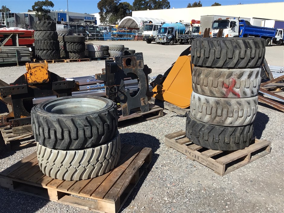 6 x Used Pneumatic Tyre & Rims Auction (0013-5049983) | Grays Australia