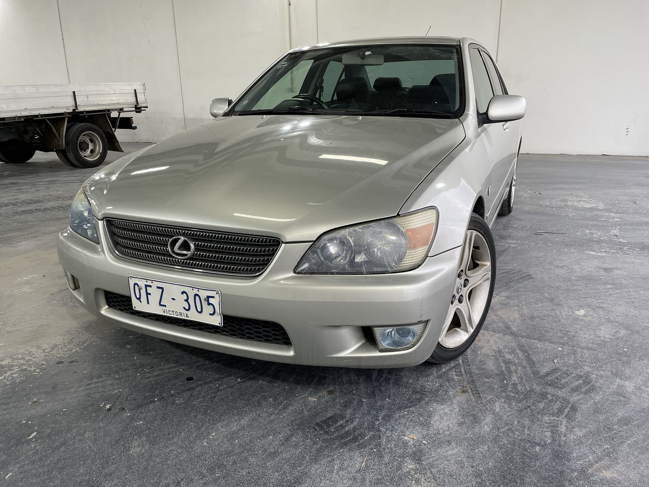 2000 Lexus IS200 Sports Luxury Automatic Sedan Auction (0001-20058419 ...