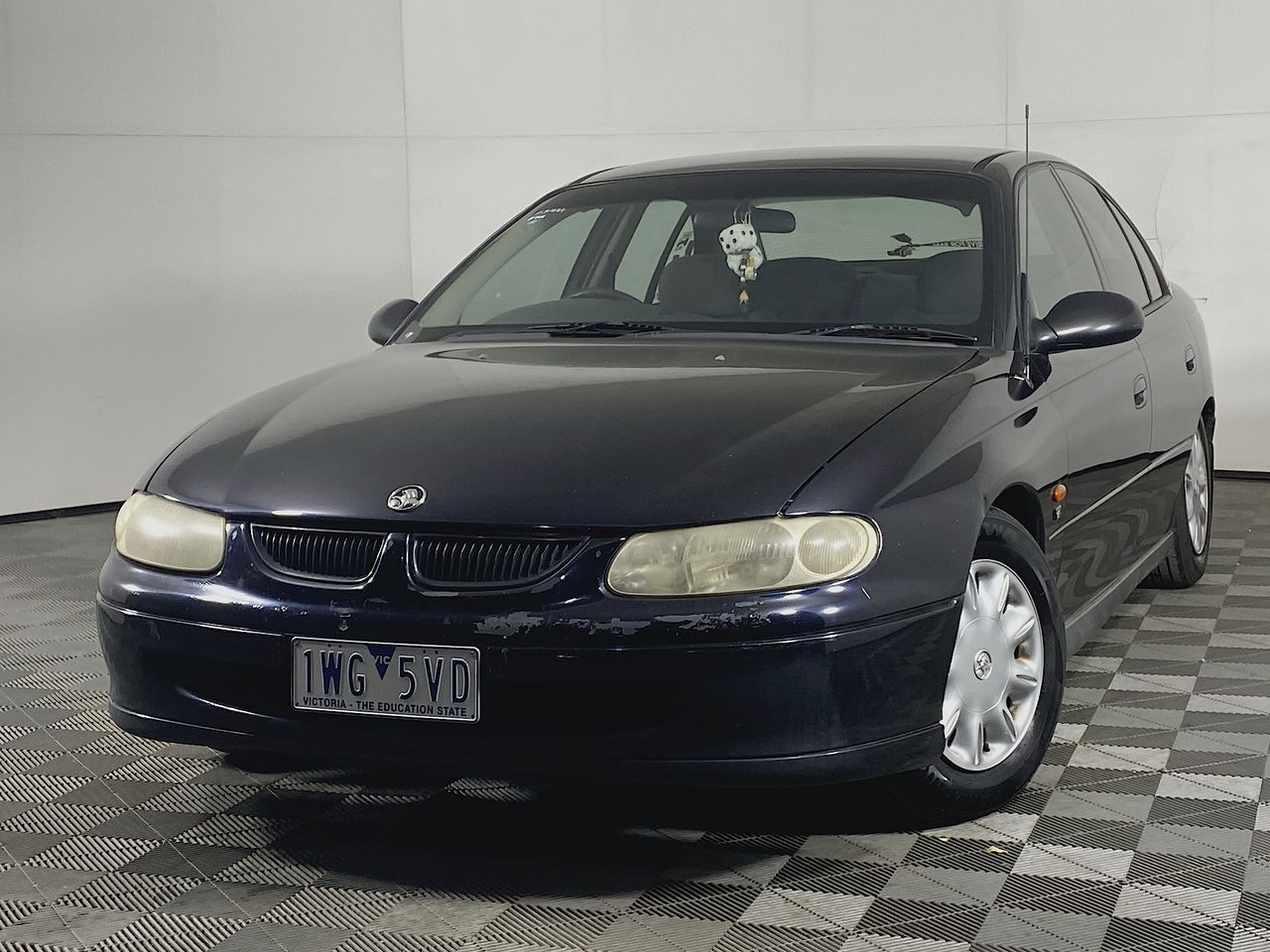 1999 Holden Commodore Executive VT Automatic Sedan Auction (0001 ...