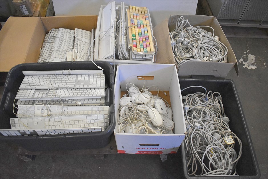 Pallet of Various Apple Peripherals Auction (0036-2545637) | Grays ...