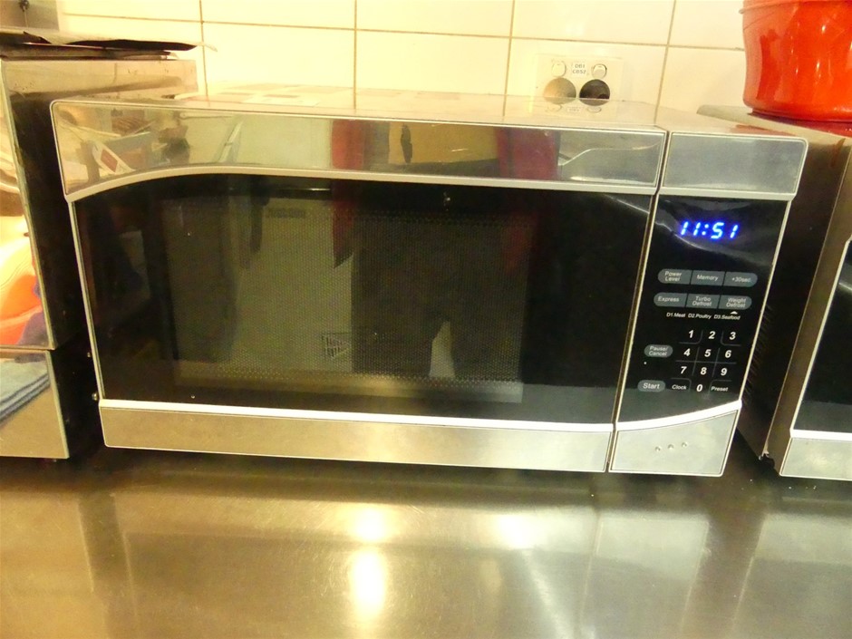 Target TOMOSS25 Domestic Microwave Oven Auction (0012-5049785) | Grays ...
