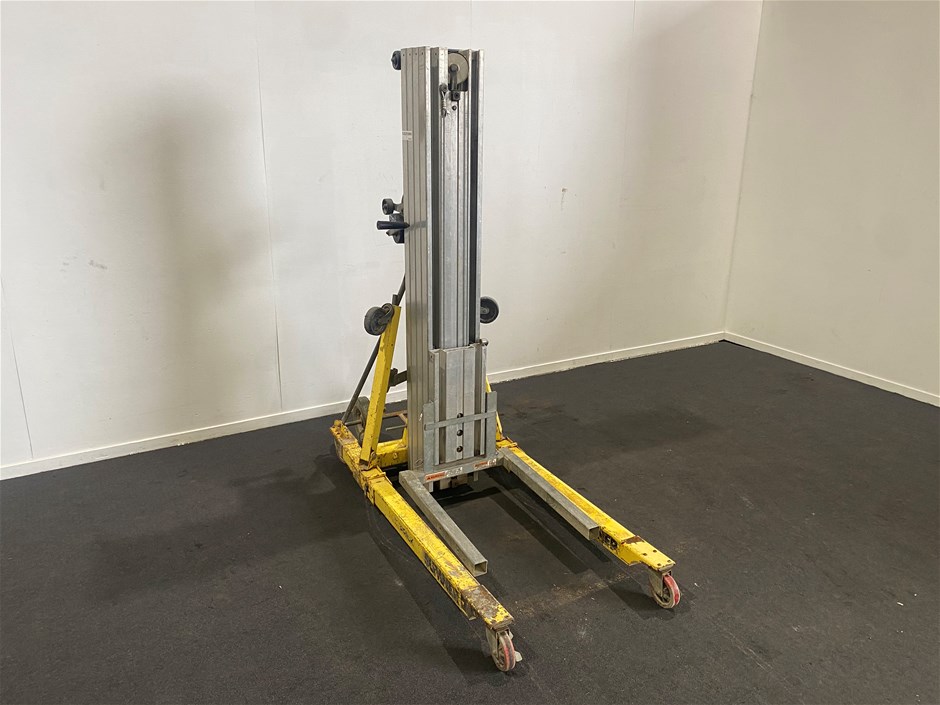 Sumner Material Lifter Auction (0130-7041378) | Grays Australia