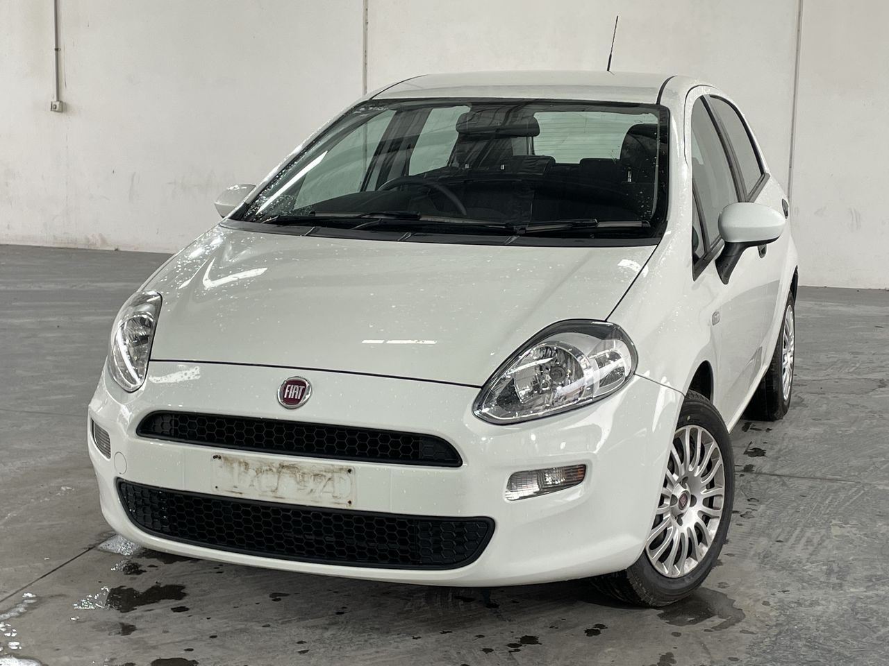 2013 Fiat Punto POP Automatic Hatchback Auction (0001-20061447) | Grays ...
