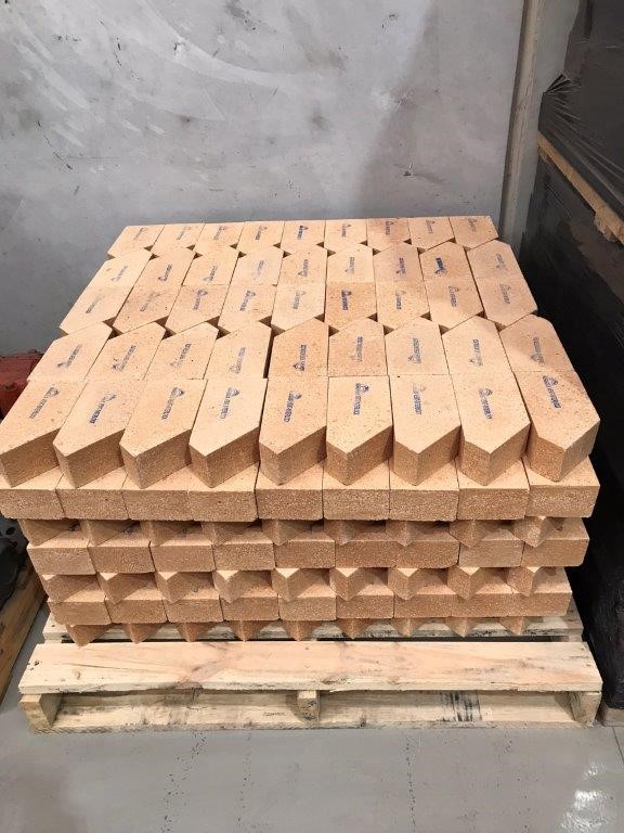 Pallet of Fire Bricks Auction (0021-3023212) | Grays Australia