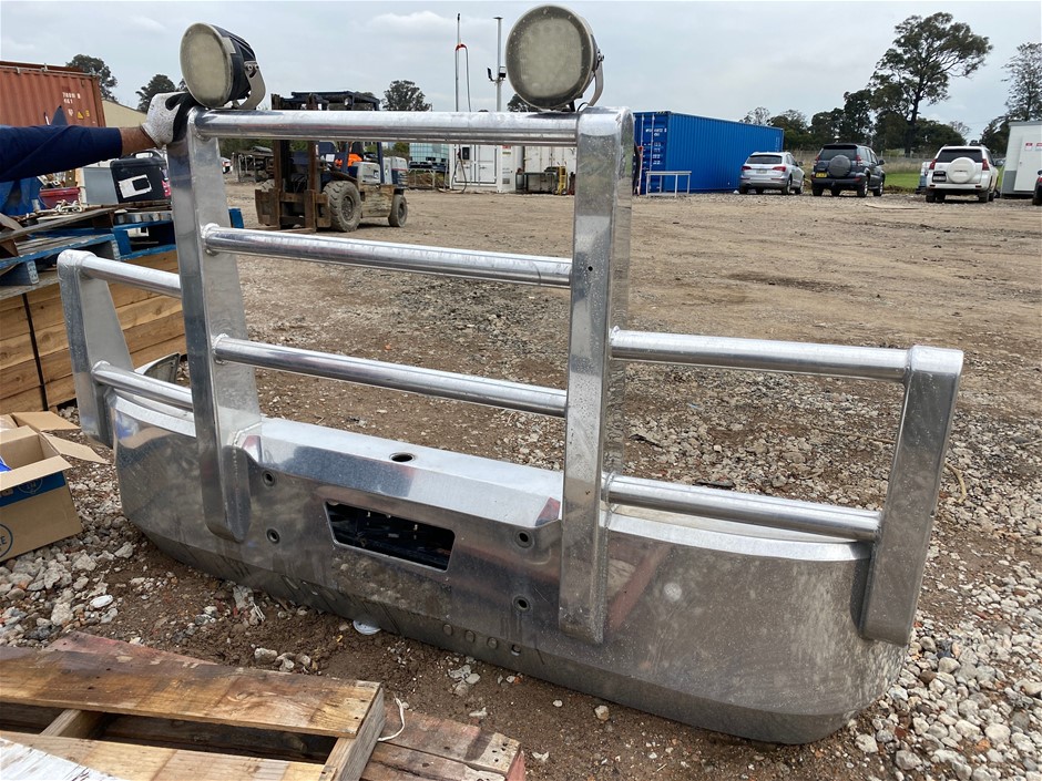 Kenworth K200 Aluminium Bull Bar Auction (0018-5050106) | Grays Australia