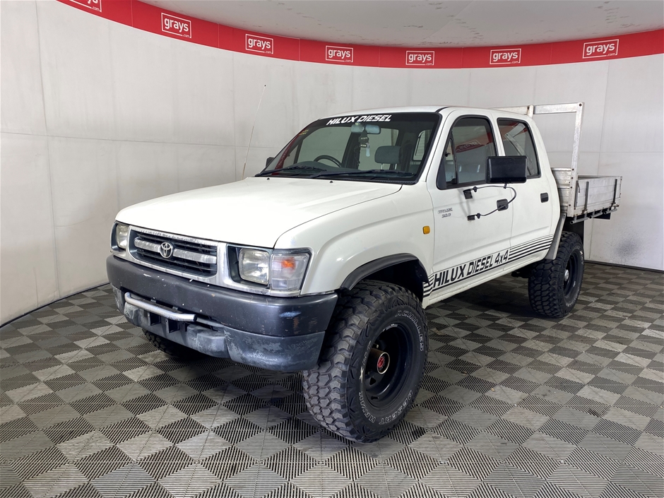 2000 Toyota Hilux (4x4) Manual Dual Cab Auction (0001-10326418) | Grays ...