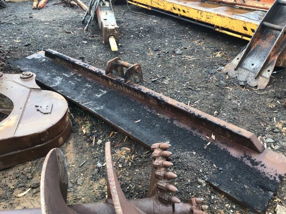 1 x Excavator Blade Attachment Auction (0088-3023265) | Grays Australia