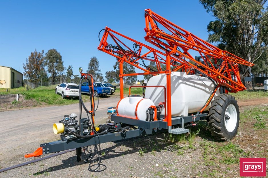 Uniboom 2400 Litre Trailing Boomspray Auction (0006-5050078) | Grays ...