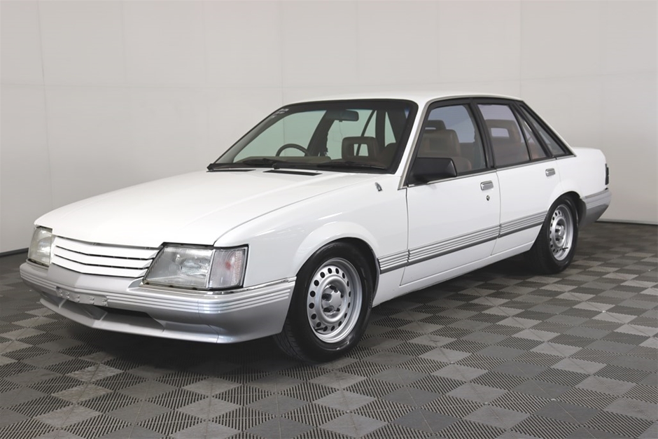 1985 Holden VK Commodore Berlina V8 Automatic Sedan Auction (0001 ...