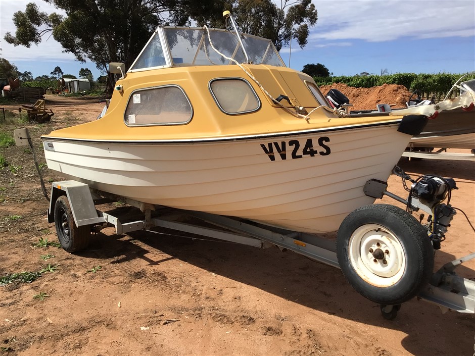 1982 Seamaster Skimmer 4.7m Half Cabin Power Boat (Monash, SA) Auction ...