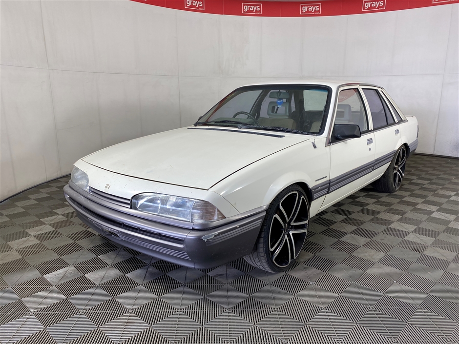 1986 Holden Commodore SL VL Manual Sedan