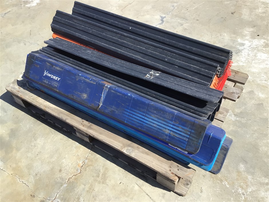Qty of Plastic Pallet Protectors Auction (0095-8016150) | Grays Australia