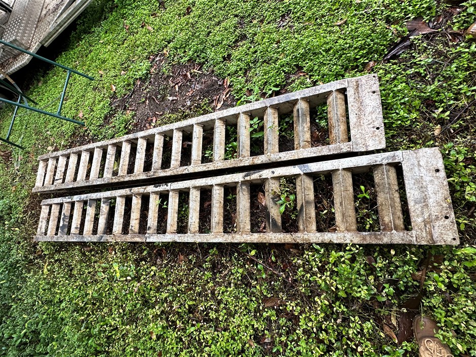 Quick Ally Heavy Duty Loading Ramps Auction (0084-7040949) | Grays ...