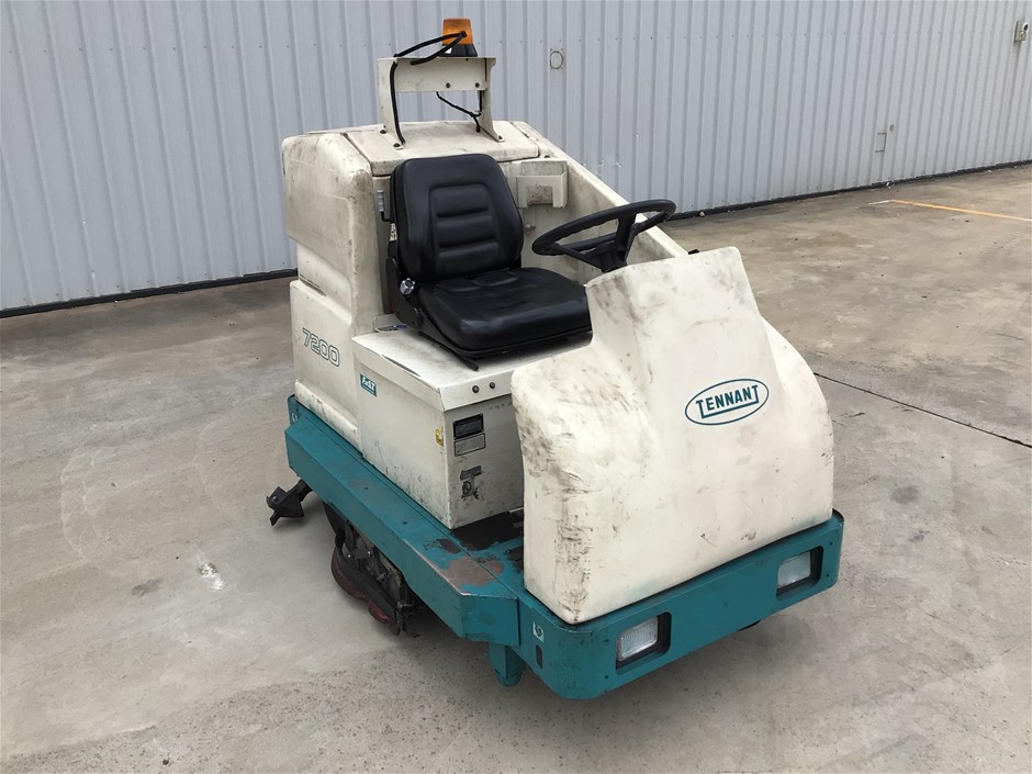 Tennant 7200 Ride On Scrubber Auction (0002-8016301) | Grays Australia
