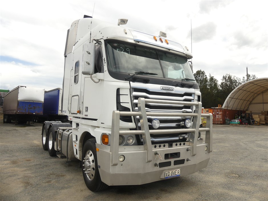 Unreserved 2 x 2017 Freightliner Argosys & A/B Tautliners