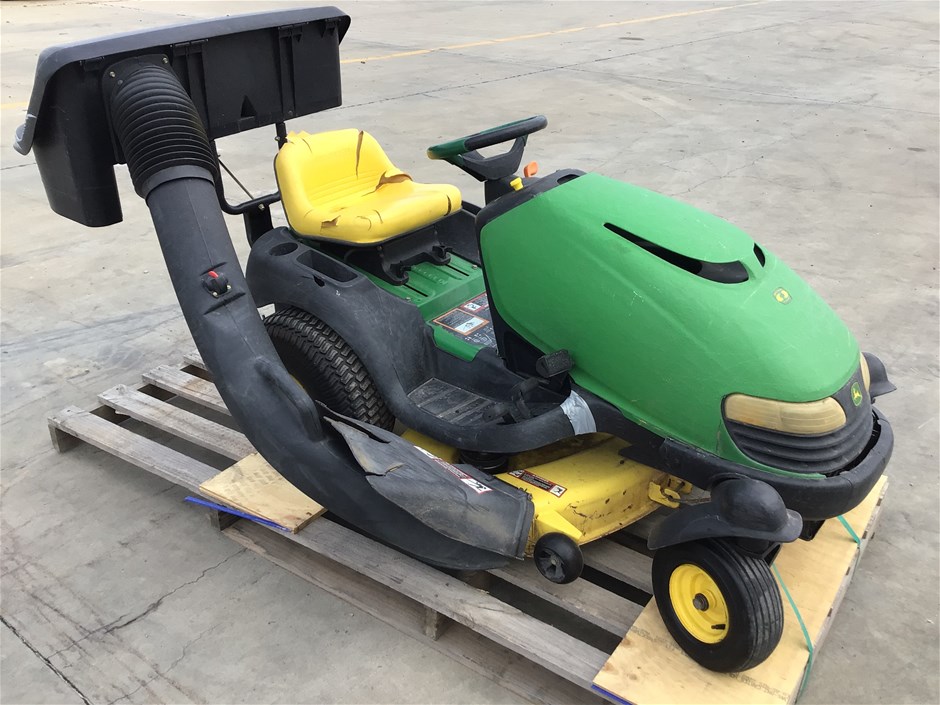 John Deere SST16 Ride On Lawn Mower Auction (0070-8016152) | Grays ...