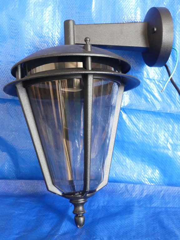 Approx Qty 46 x Exterior Coach Lights on one pallet Auction (0001 ...