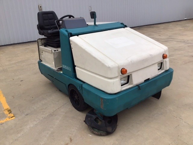 Tennant 6550 Ride on Floor Sweeper Auction (0005-8016301) | Grays Australia
