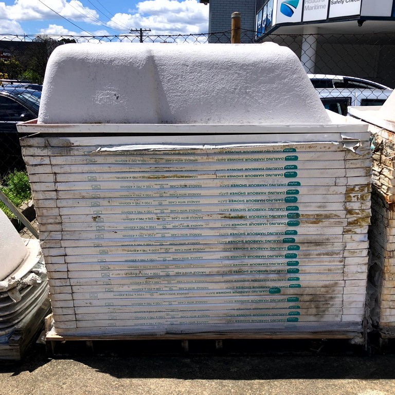 Pallet of 26 x Stylus Darling 1700 Harbour Shower Bathtubs Auction ...