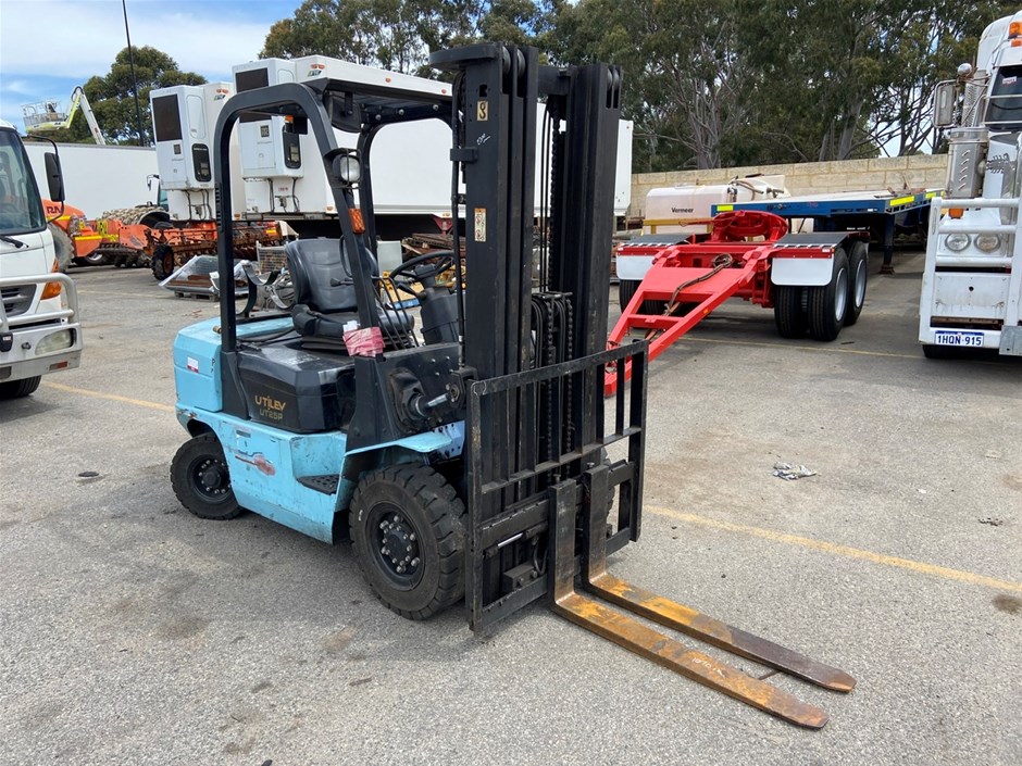 Utilev UT25P Dual Fuel Counterbalance 2.5T Container Mast Forklift ...