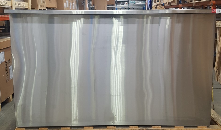 Single Person Bar with sink, speed rail, drip tray, ice well, bar racks ...