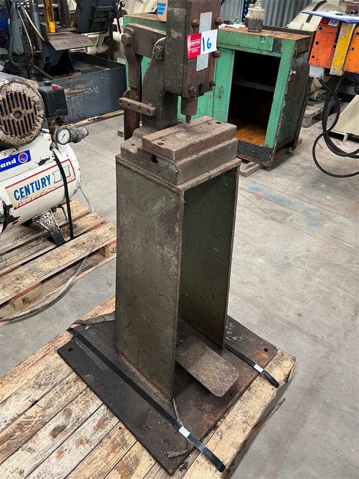 Kick Press Approx. 2t Capacity Auction (0016-5050867) | Grays Australia