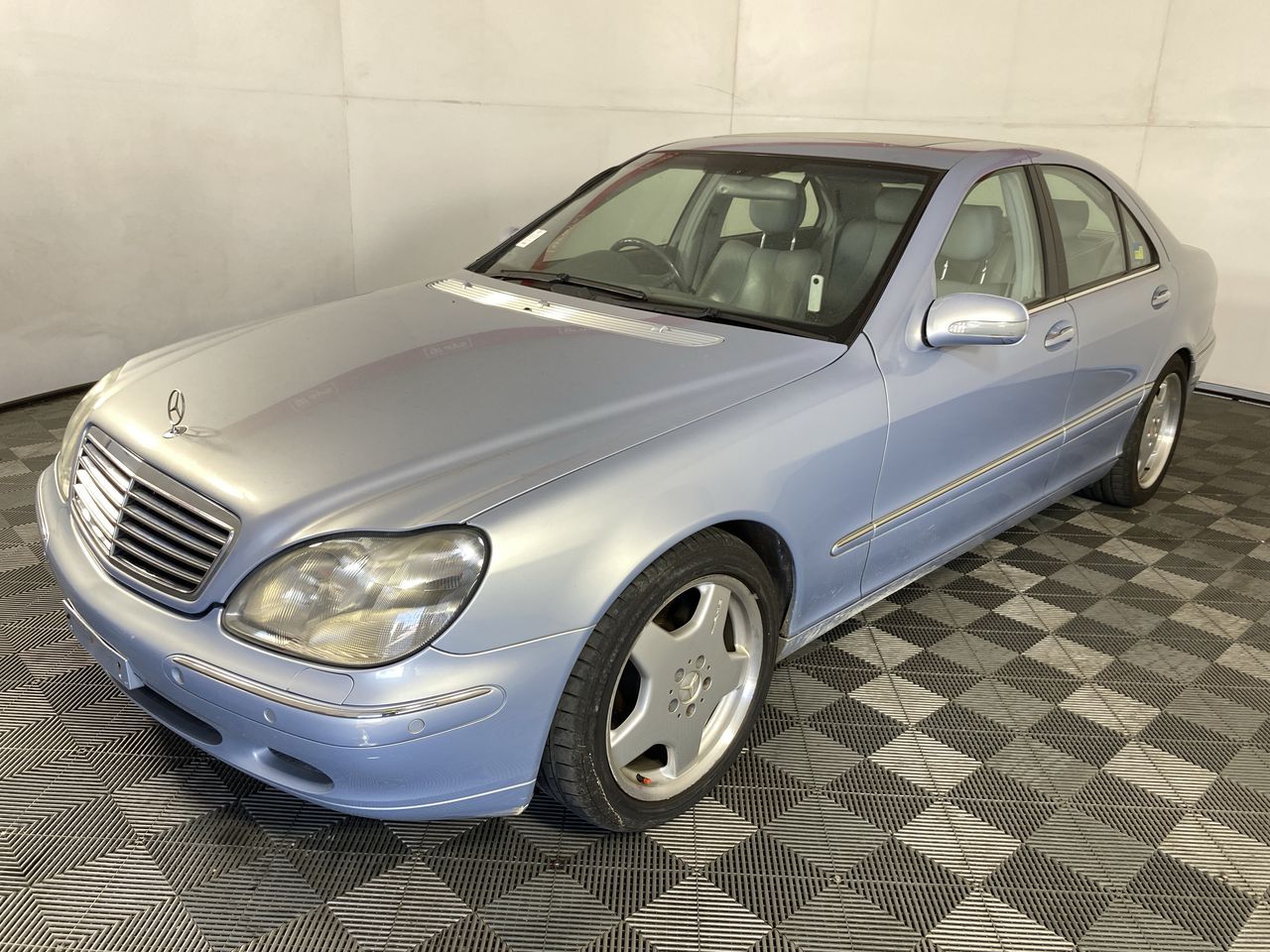 2000 Mercedes Benz S320 W220 Automatic Sedan Auction (0001-50500028 ...