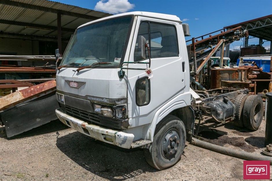2004 Hino Ranger 4C Cab Chassis Truck Auction (0006-5050746) | Grays ...