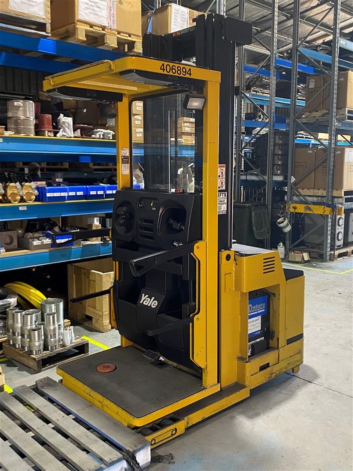 Yale OSO30ECN24TE105 Order Picker Forklift Auction (0073-7041750 ...