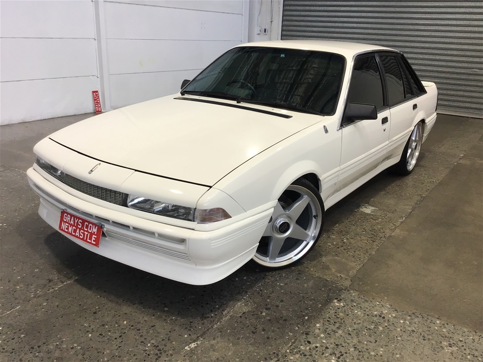 1987 Holden VL V8 5L Calais LE Tribute Manual Sedan Auction (0001 ...