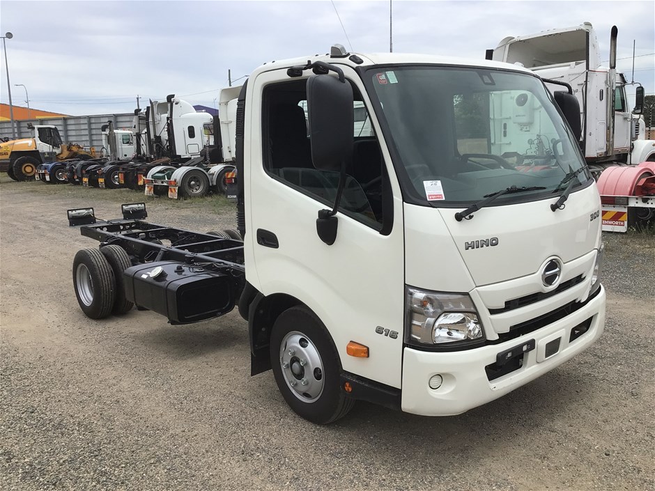 2021 Hino 300 4 x 2 Cab Chassis Truck - WOVR Auction (0001-7042603 ...