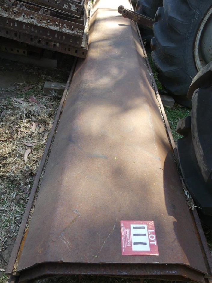 5x Steel Pylon Panels Auction (0111-5050883) | Grays Australia