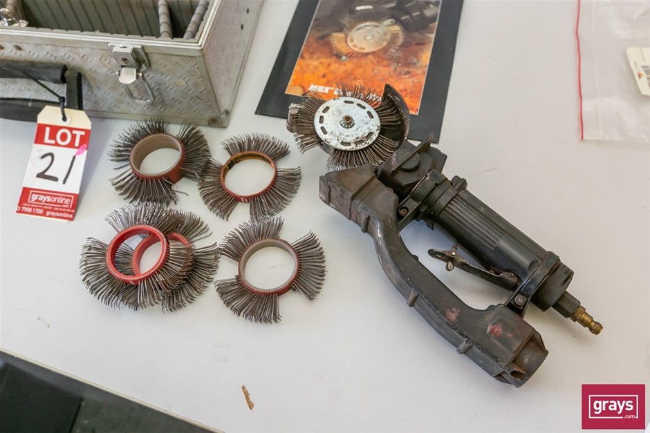 Monti 3500X Pneumatic Bristle Blaster in Tool Box Auction (0021-5050964 ...
