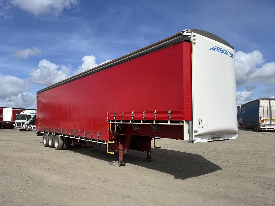 2013 Maxitrans 48' Drop Frame T/Liner with Roll Top Roof Auction (0019 ...