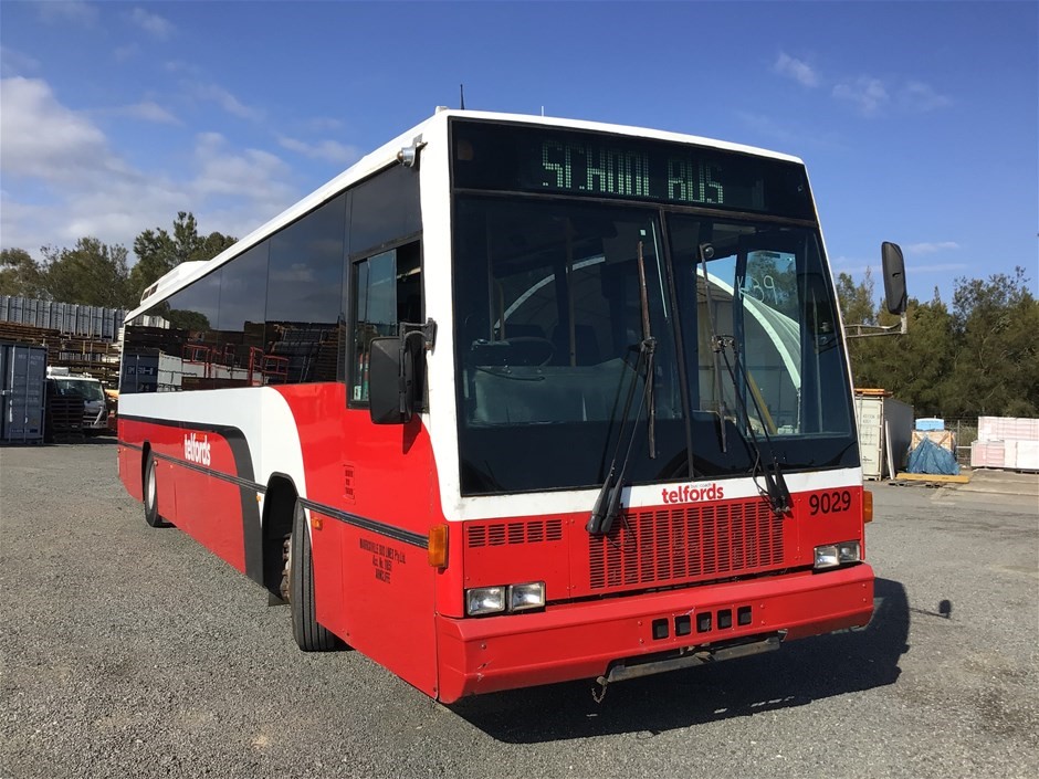 2005 Iveco Delta Custom Coaches 4 x 2 Bus Auction (0001-5051313 ...