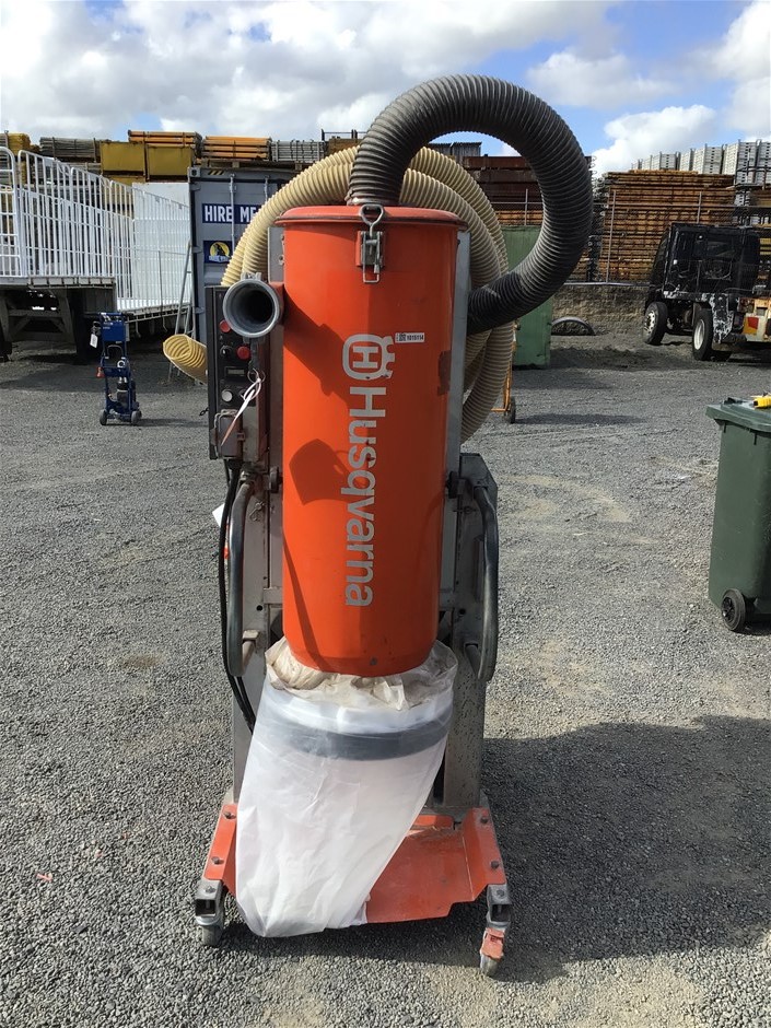 Husqvarna DC6000 Dust Collector - Medium. Auction (0043-5051476 ...