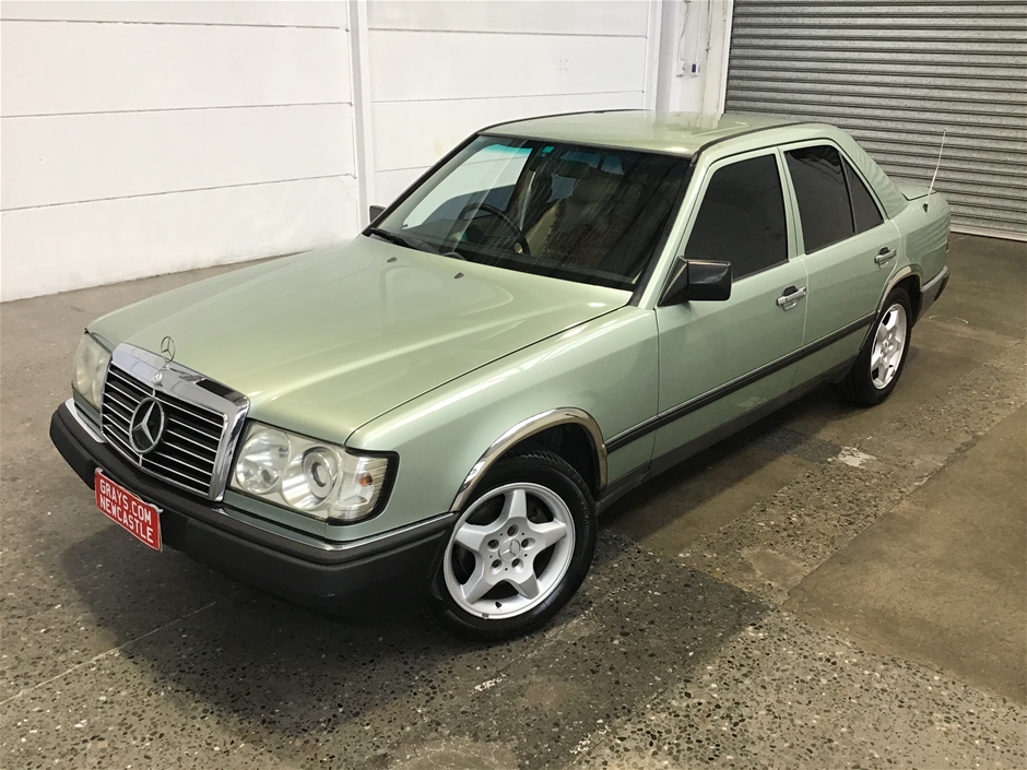1989 Mercedes-Benz 260E Automatic Sedan Auction (0001-10901543) | Grays ...
