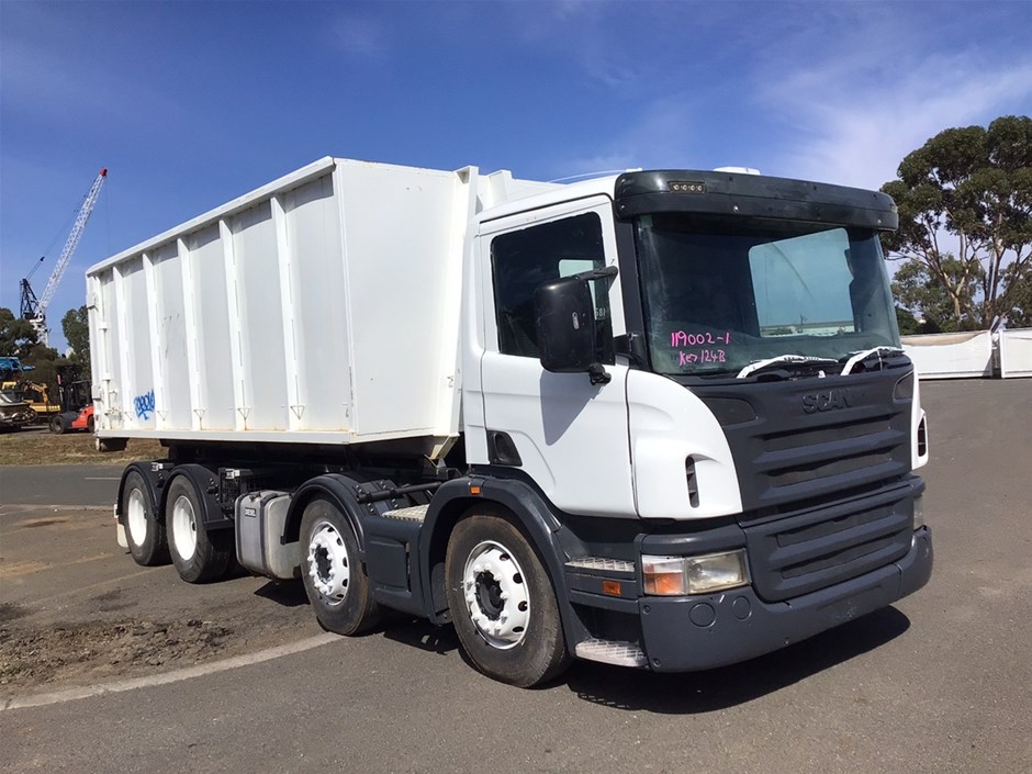 2005 Scania P270 (8 x 4) Hooklift Truck & 30 Cubic Metre Bin
