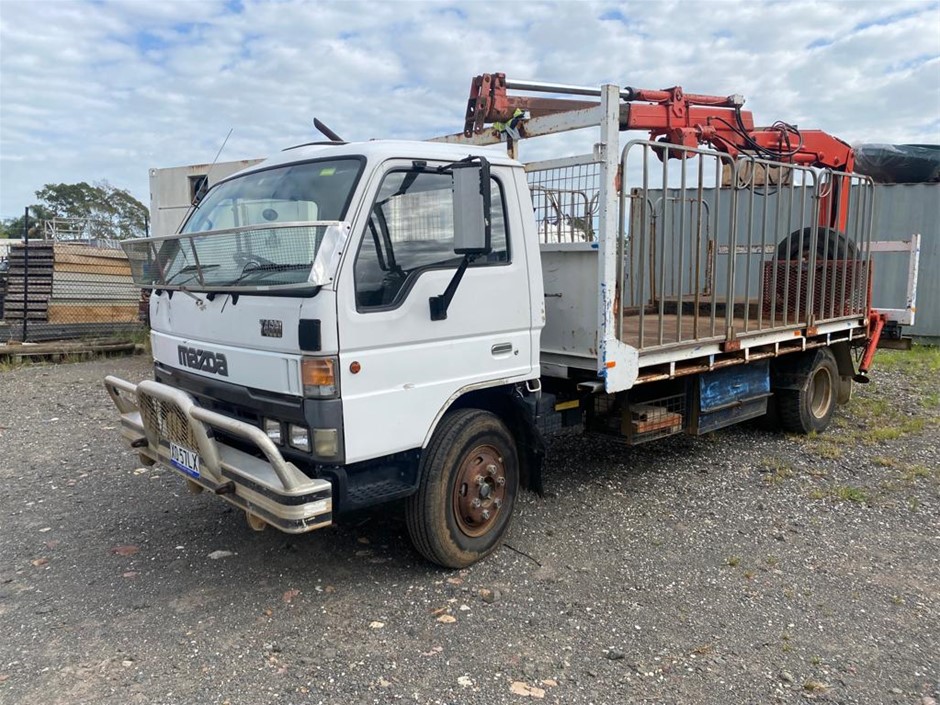 1998 Mazda WG T4600 Flat Bed Crane Truck Auction (0050-5051609) | Grays ...