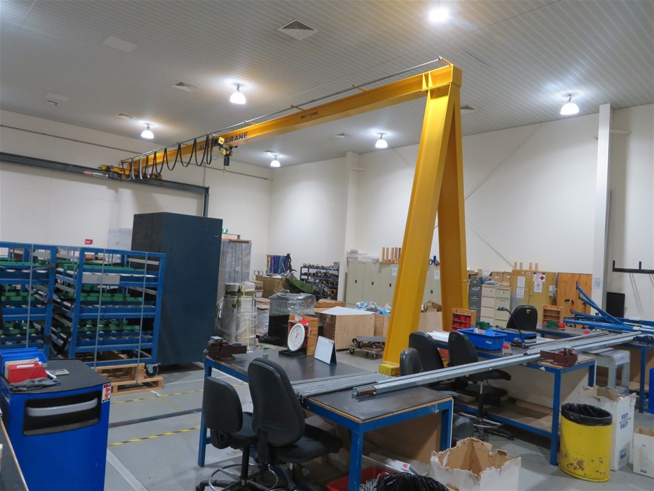 Gantry Crane, Austin Crane Auction (2000-3024441) | Grays Australia