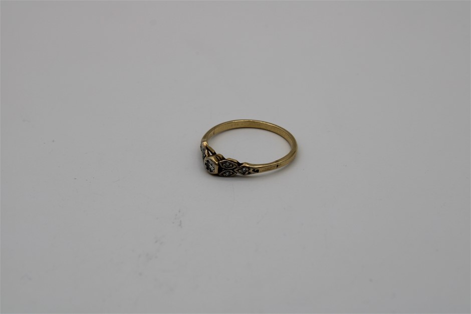 Acid Tested 18Ct Yellow Gold, 7 Diamond Ring Auction (0037-9037902 ...