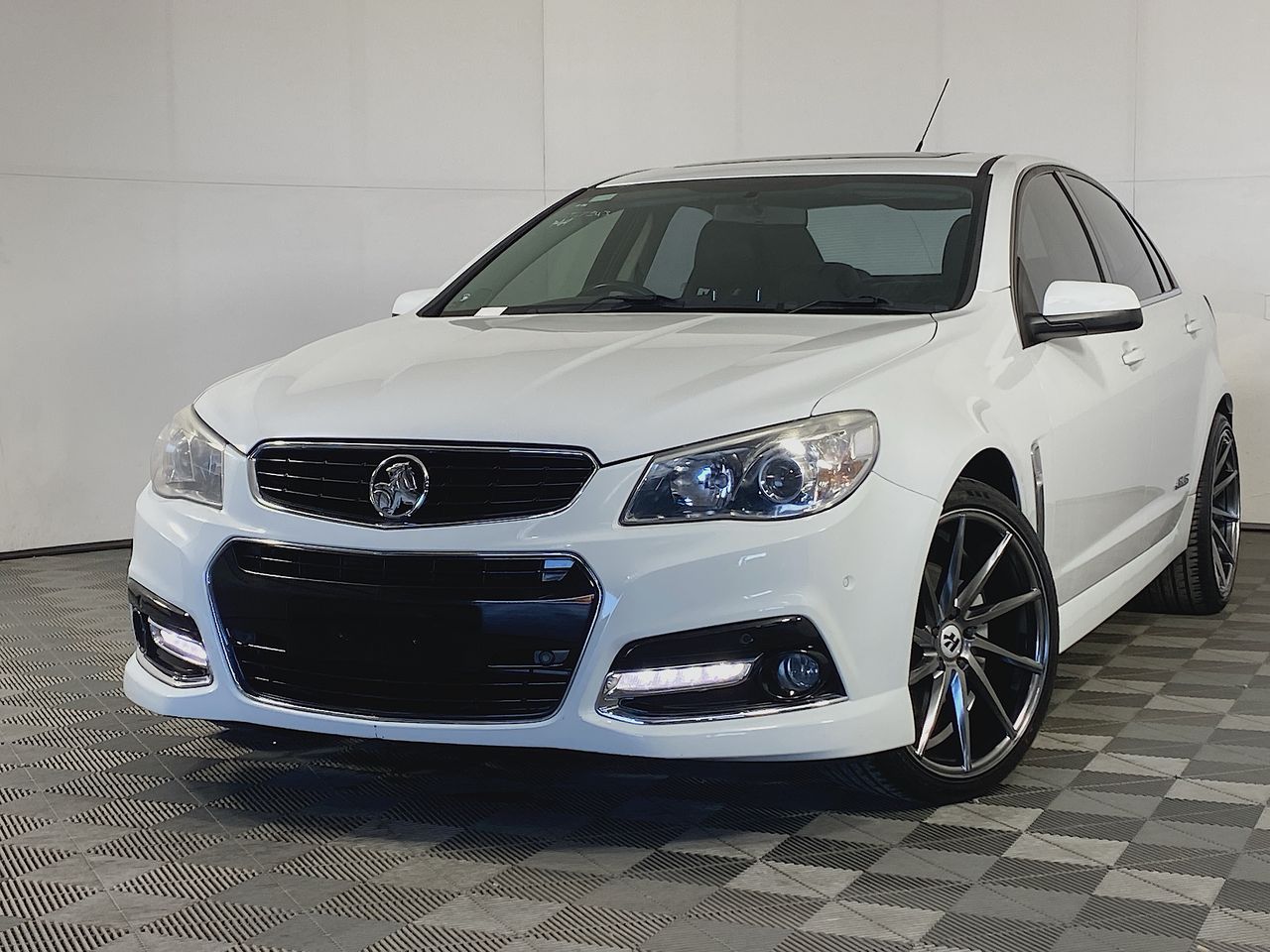 2014 Holden Commodore SS-V VF Manual Sedan Auction (0001-20074324 ...