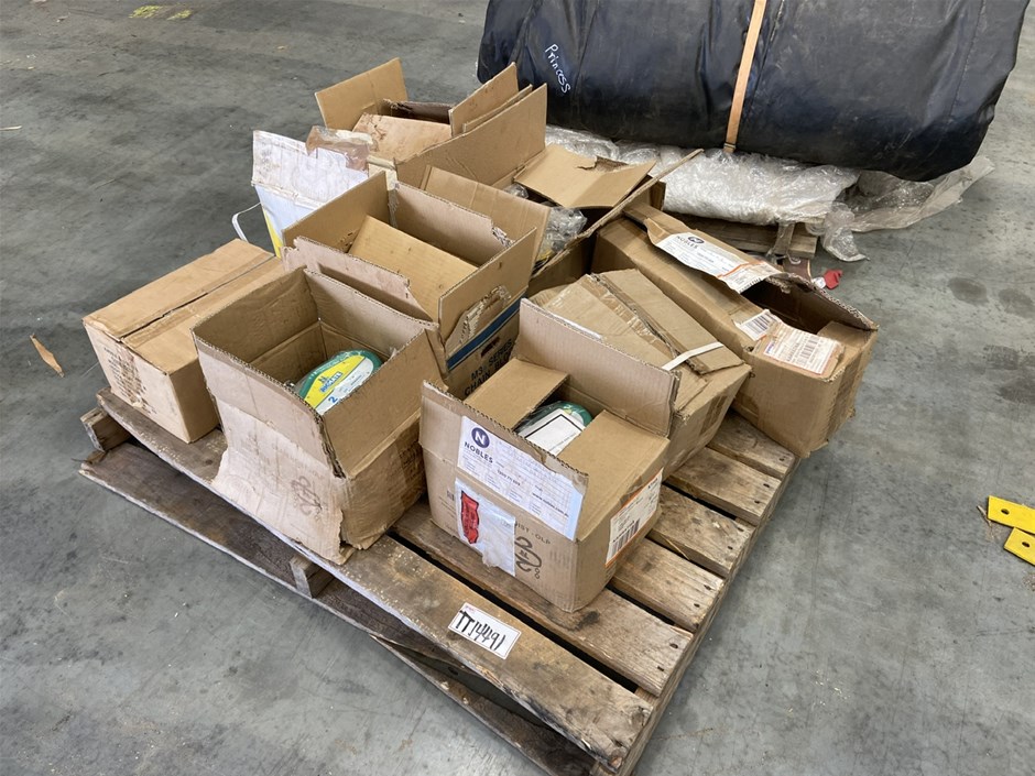Pallet of Unused Nobles Chain Boockes and Leaver Blocks Auction (0007 ...