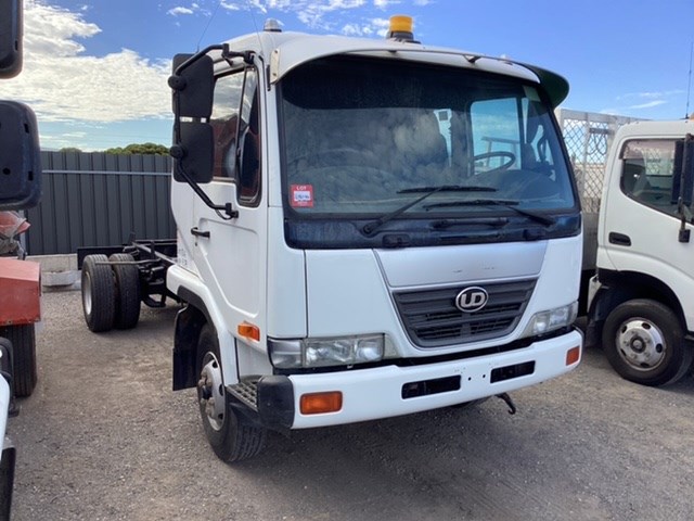 2007 Nissan UD MKB215 4 x 2 Cab Chassis Truck Auction (0001-60039364) | Grays Australia