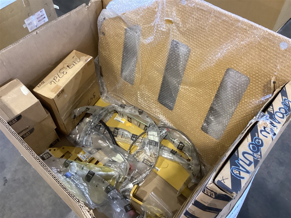 Caterpillar Assembly Components And Templates Auction (0007-8016805 ...