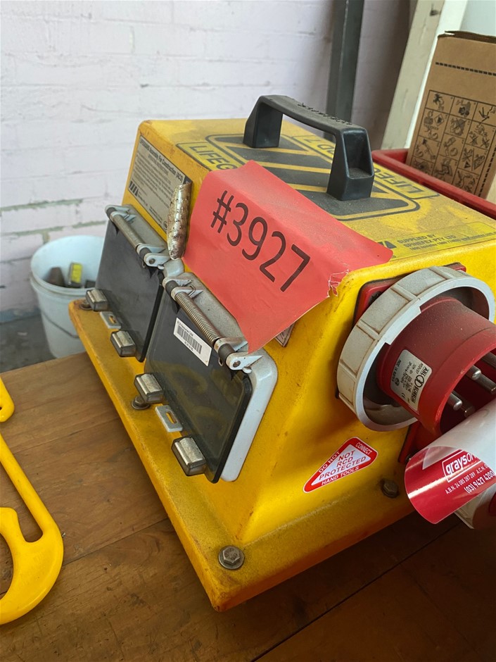 Spinifex Lifeguard Electrical Distribution Board 5 x 15 Amp 250 Volt ...