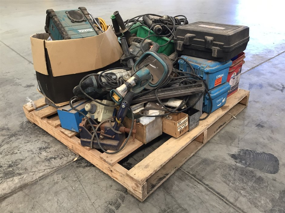1 x Pallet of Assorted Tools and Sundry Items Auction (0006-3024760 ...