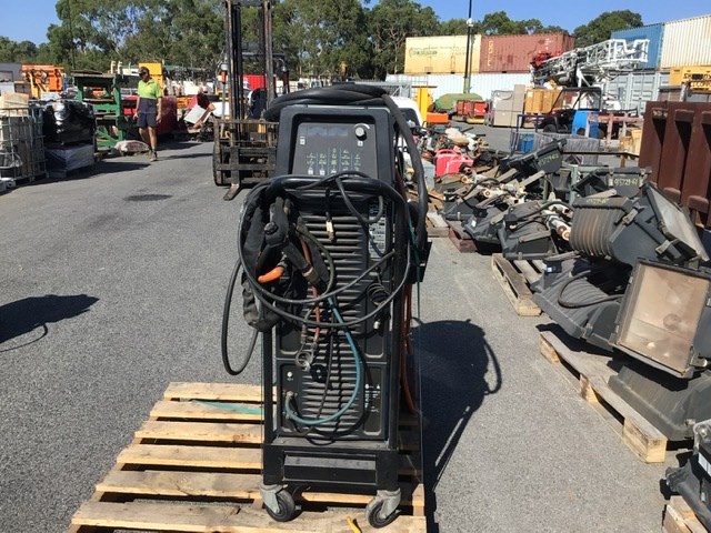 Miller Maxstar 700 Coolmate 3.5 Welder Auction (0022-9043082) | Grays ...
