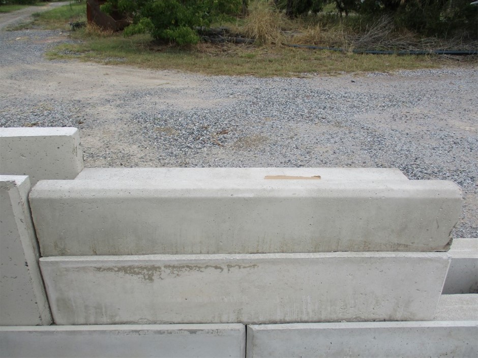 20 x Retaining Wall Precast Top Cap Block Auction (0051-7044114 ...